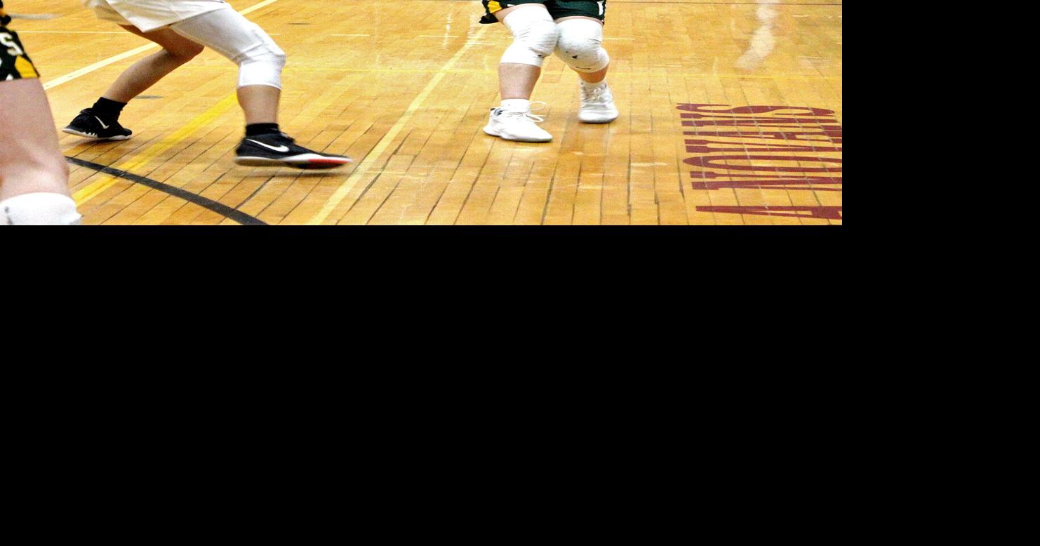 OBS Julia Correnti with ball | Sports | valleybreeze.com