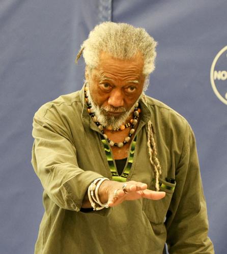 Storyteller Cabral enthralls at Pleasant View Elementary | Multimedia ...