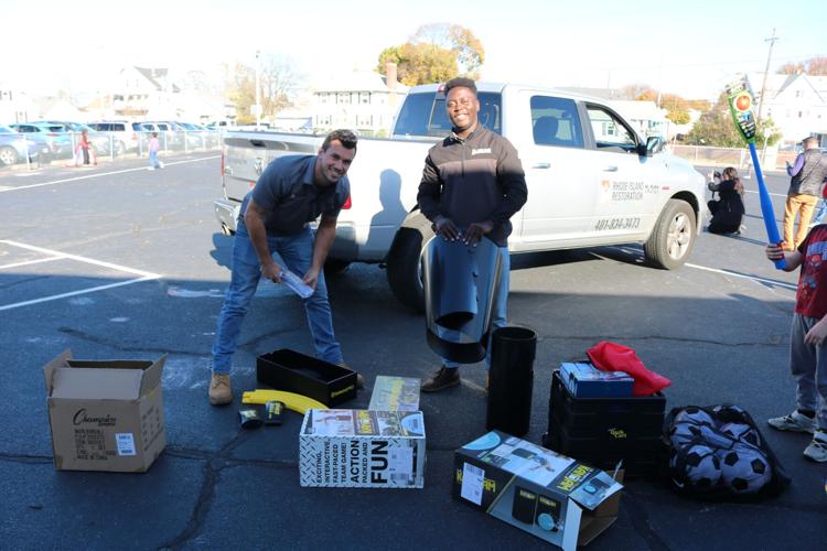 Curvin-McCabe students receive recess toys from NP company | Archives | valleybreeze.com