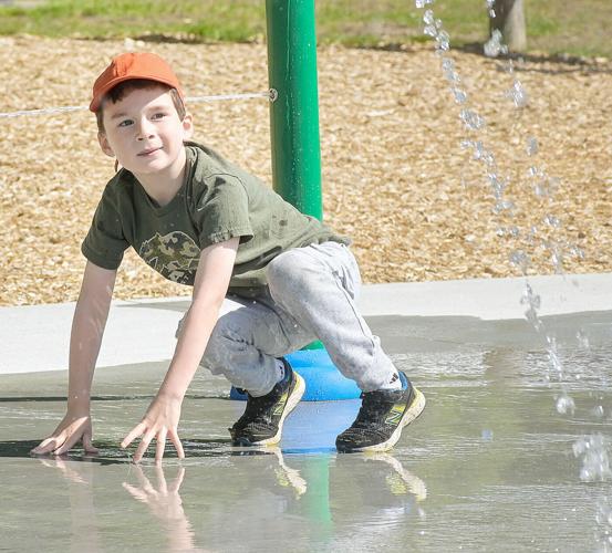 Deerfield Park unveils new Splash Pad | | valleybreeze.com