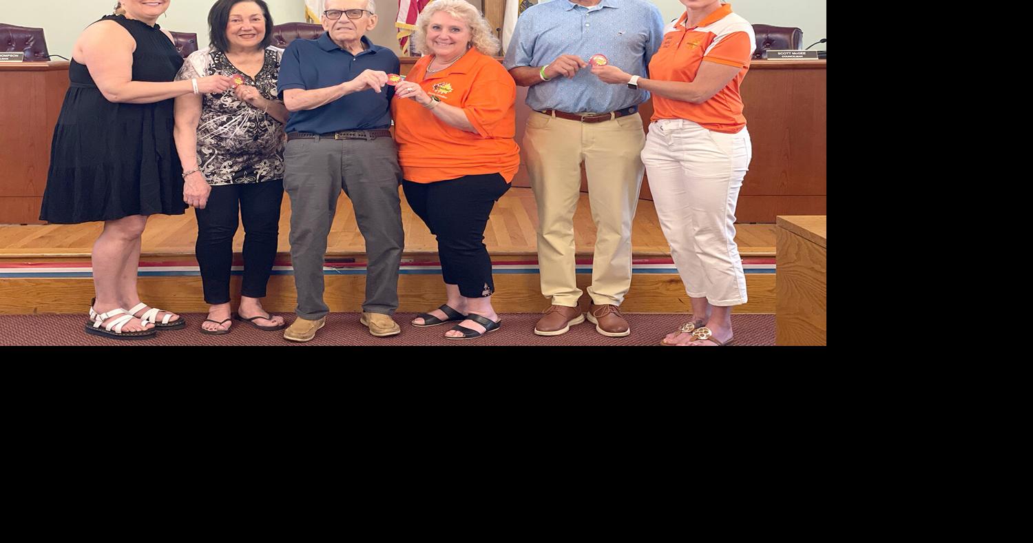 Autumnfest button presentation | Woonsocket | valleybreeze.com