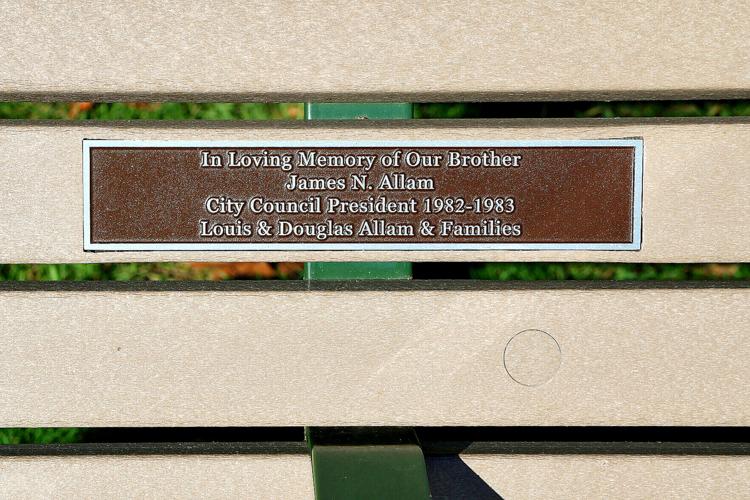 Benches unveiled to memorialize Woonsocket families | | valleybreeze.com