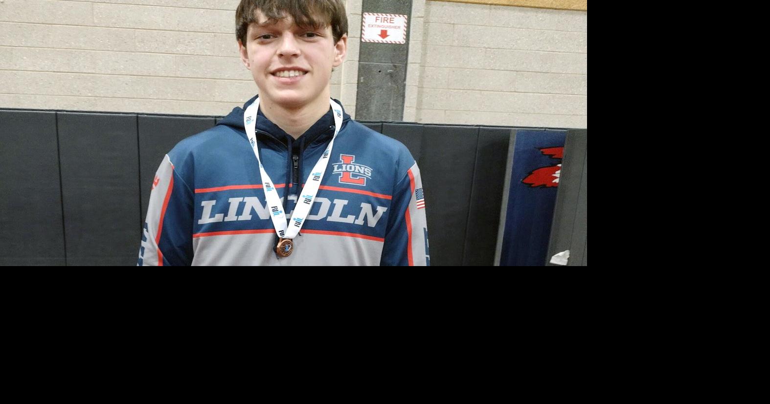 Record-breaking Lincoln wrestling team caps superb season by placing ...