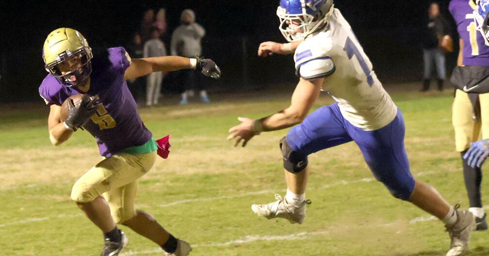 St. Raphael Academy football team enters finale in three-way battle for ...