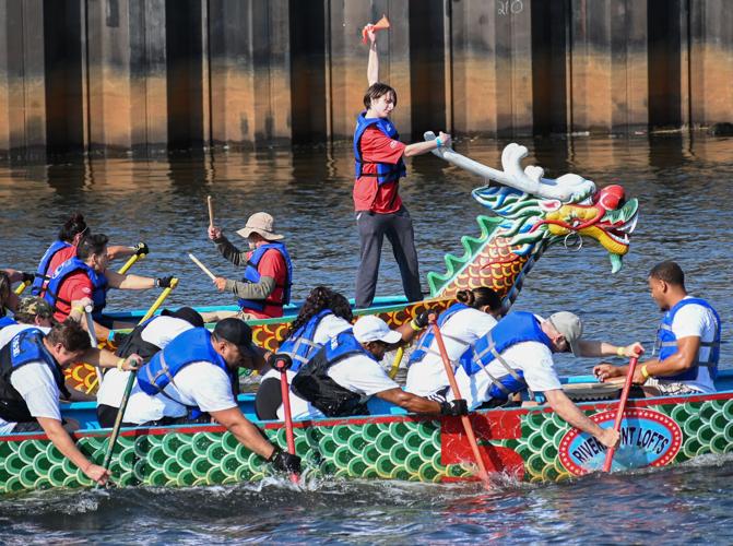Dragon Boats glide in the Pawtucket River at the Arts Festival ...