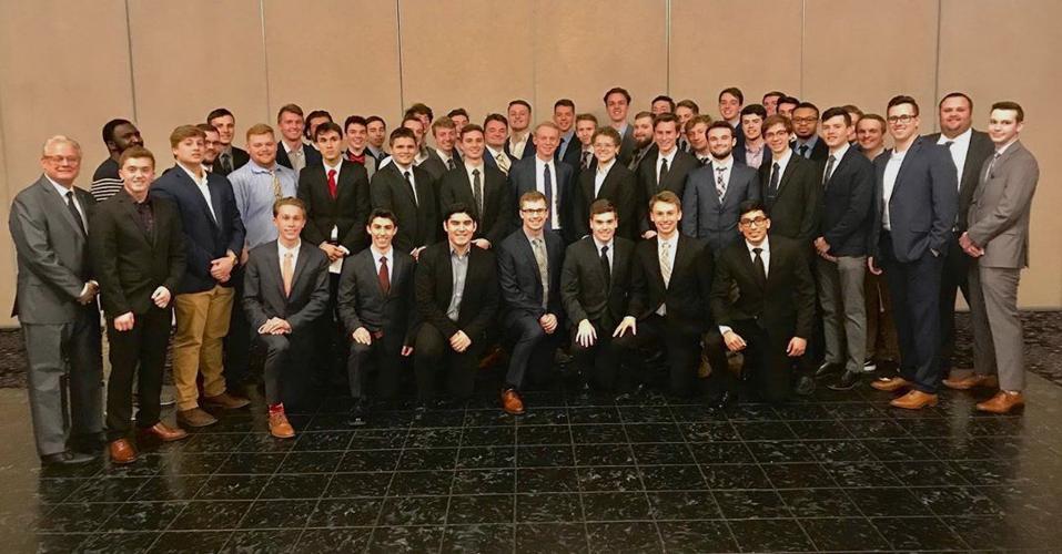 Valpo fraternities hold recruitment, events for potential members ...