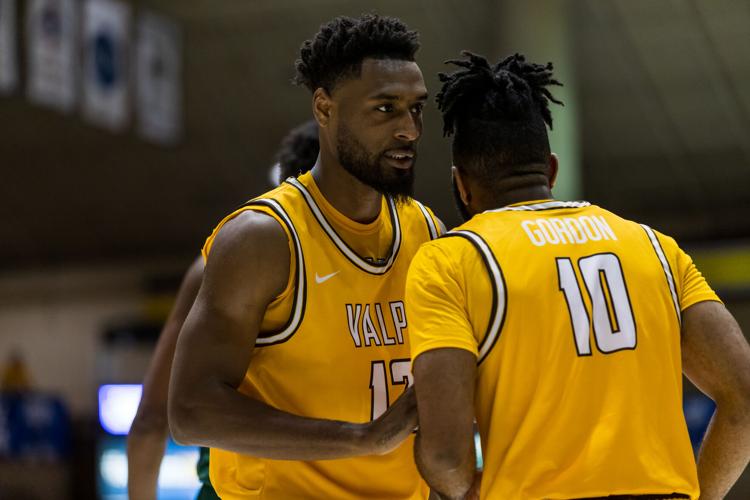 Kevion Taylor: Gallery 2 | Sports | valpotorch.com