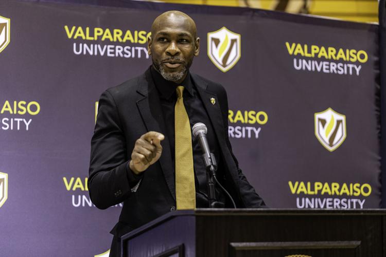 Powell set to bring new identity to Valpo basketball | Sports ...