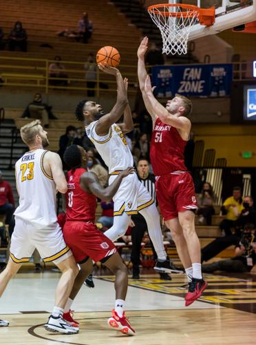 Kevion Taylor: Gallery 2 | Sports | valpotorch.com