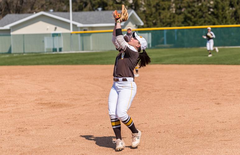 Softball drops series against Indiana State | Sports | valpotorch.com