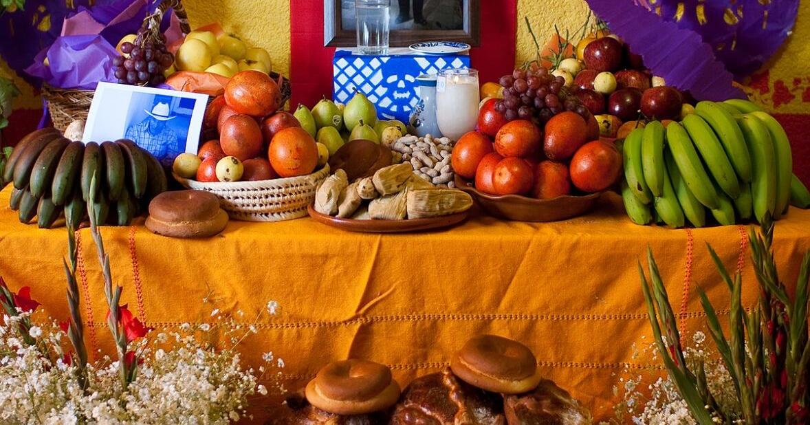 Valpo embraces Día de los Muertos | Features | valpotorch.com