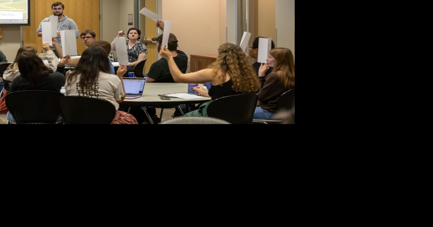 Student Senate adopts welcoming Socratic style | News | valpotorch.com