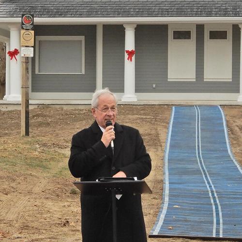 City cuts the ribbon on new comfort station at Main Street Beach | News | vermilionphotojournal.com