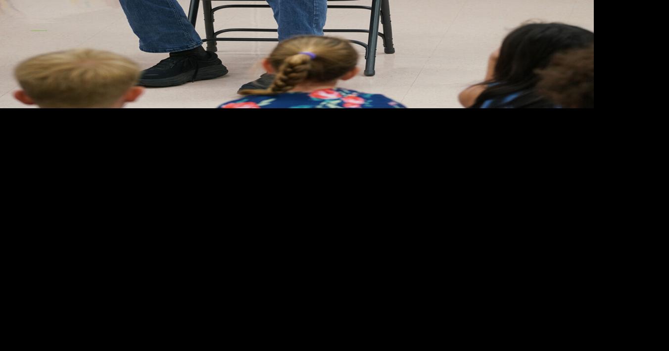 Photos: Robert Kurson visits Sugar Creek | News | veronapress.com