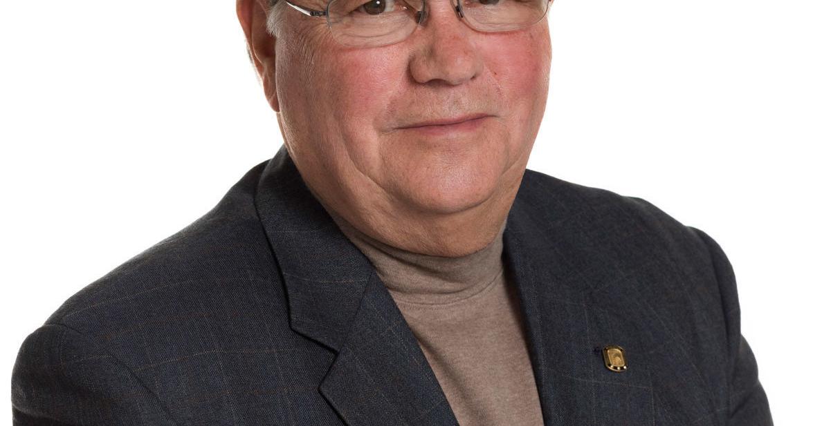 Doug Maxwell | Archives | veronapress.com