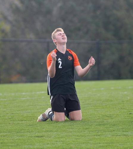Boys soccer: Dave Perkins wins Big Eight Coach of the Year, Verona trio ...