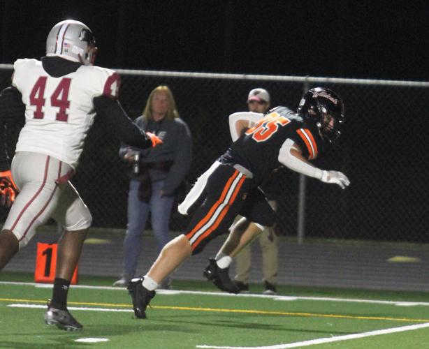 Football: Verona rolls Madison La Follette to remain perfect in Big ...