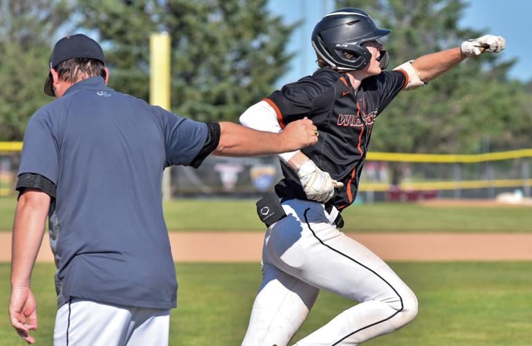 Baseball: Riley Peterson pitches Verona to regional championship ...