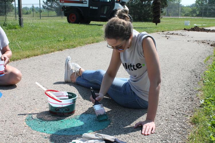 Group helps create Born Learning Trail | Archives | veronapress.com
