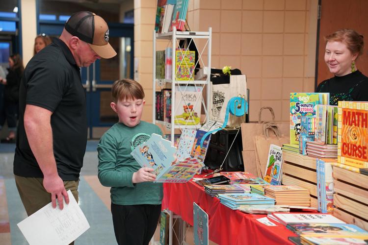 Sugar Creek ‘loves’ to read | Local News | veronapress.com