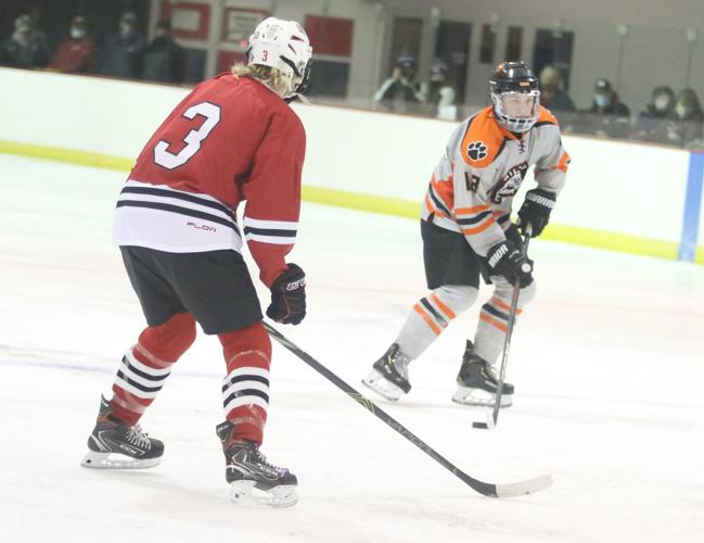 Boys hockey: Verona earns split with Superior | Sports | veronapress.com