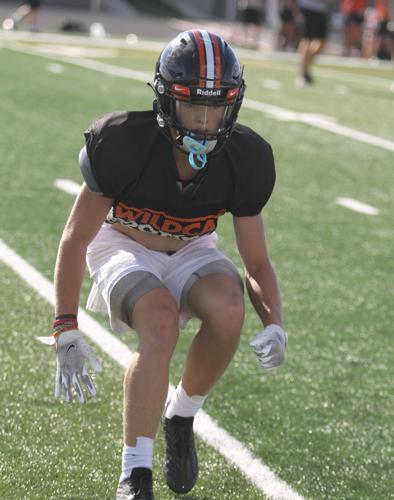 Football: Verona kicks off practice | Sports | veronapress.com