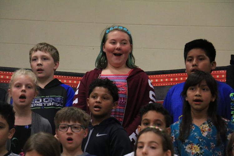 Singing at Sugar Creek | Schools | veronapress.com