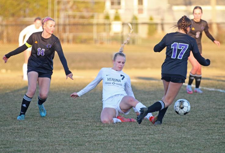 Girls soccer: Verona overwhelms Oconomowoc in season-opening victory ...