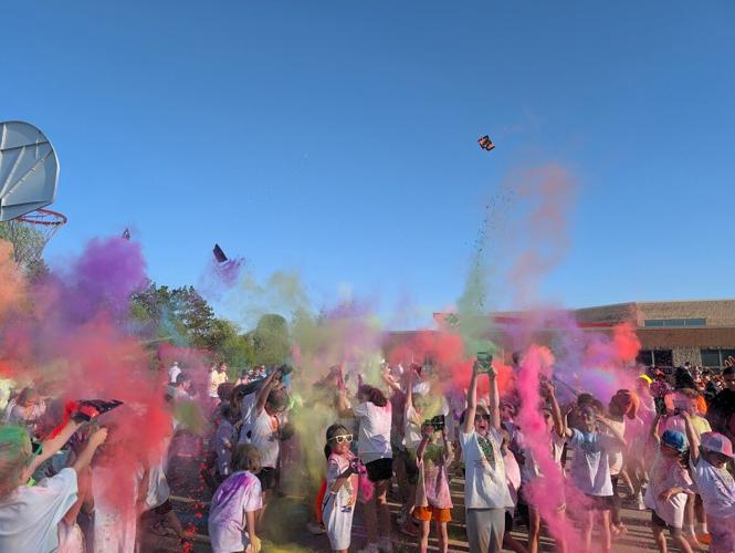 Students laced up for Country View’s Color Run | Schools | veronapress.com