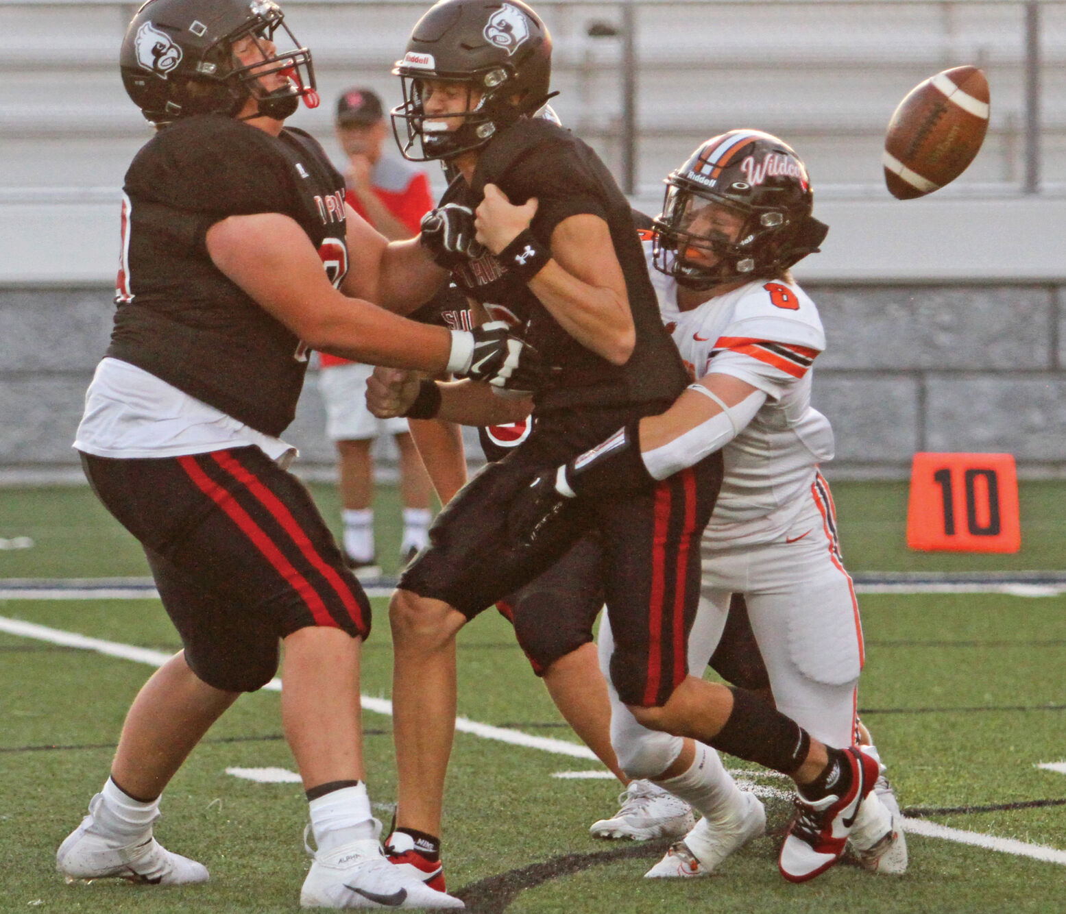 Football: Defense, Tre Poteat star in Verona’s opening win over No. 2 ...