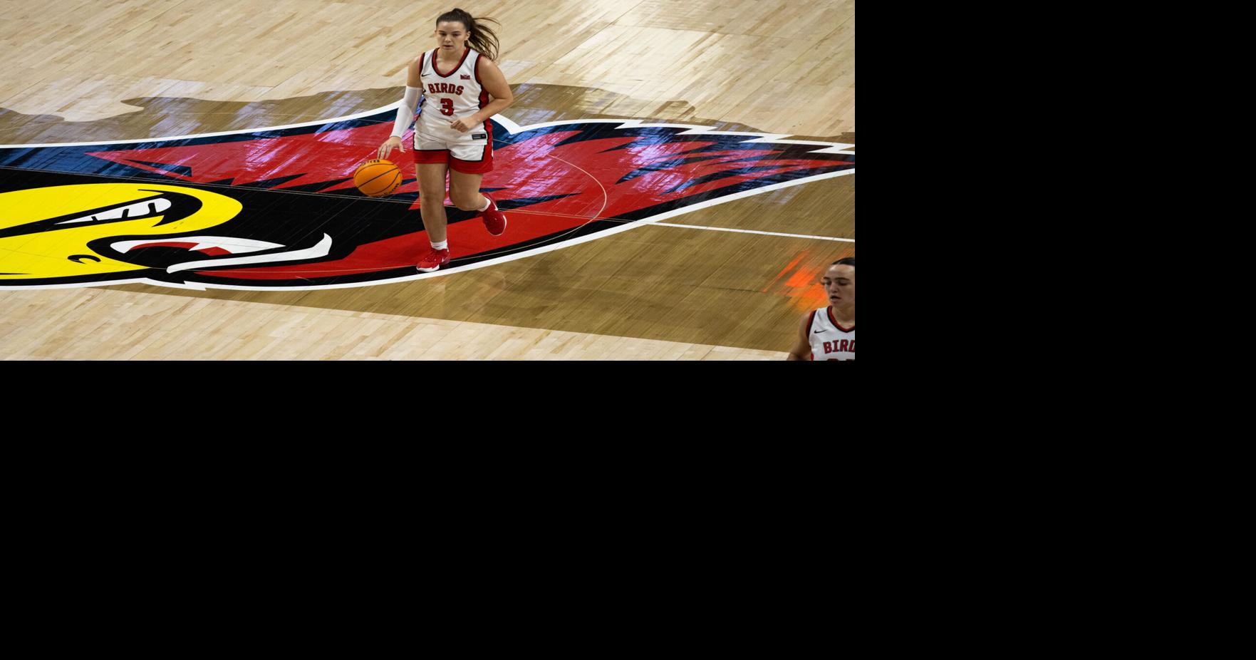 Illinois State women’s basketball pecks away at Loyola University ...
