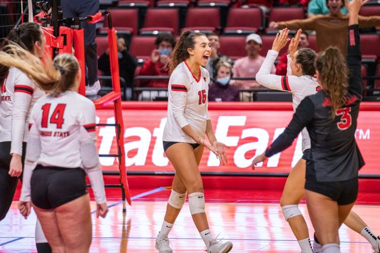 ISU volleyball hits the road for pivotal weekend at Valpo and top MVC ...