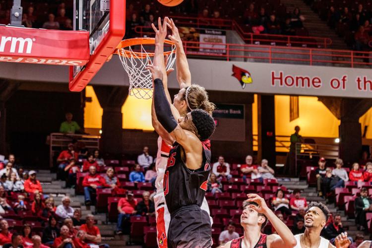 Gallery: Basketball handles Lewis University | | videtteonline.com