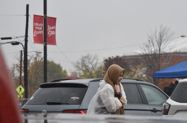 Gallery: Rainy Homecoming tailgate | Multimedia | videtteonline.com