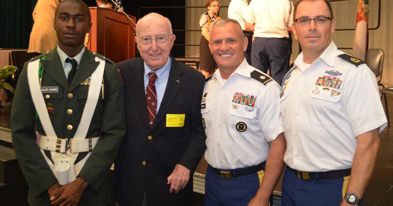 Veterans credited for clout in getting students’ Flag bill passed ...