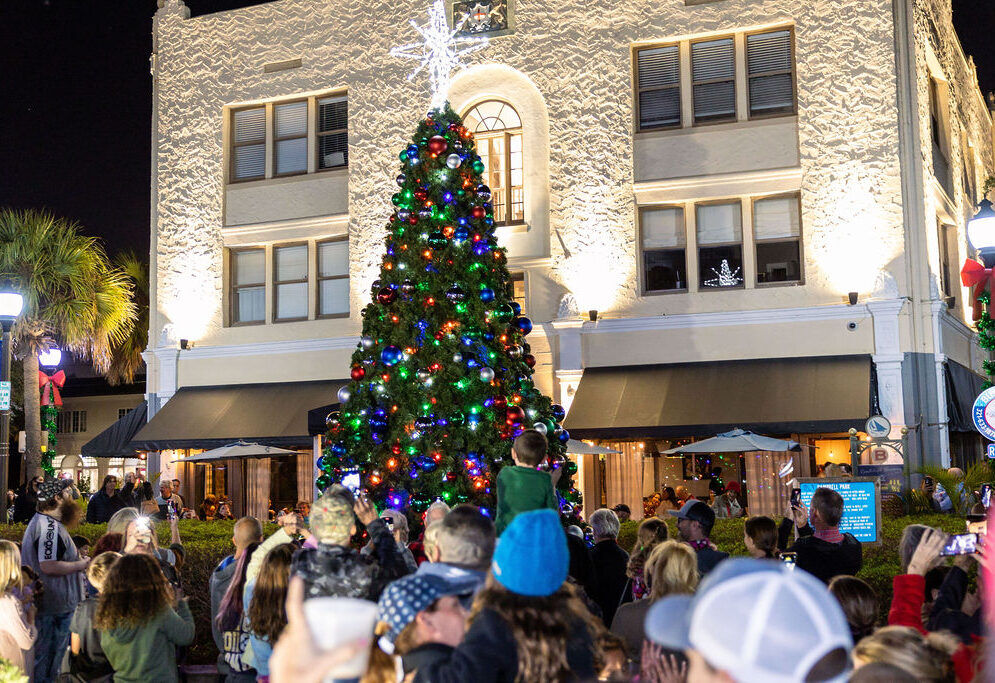 Downtown Melbourne Candlelight Shopping and Tree Lighting Ceremony ...