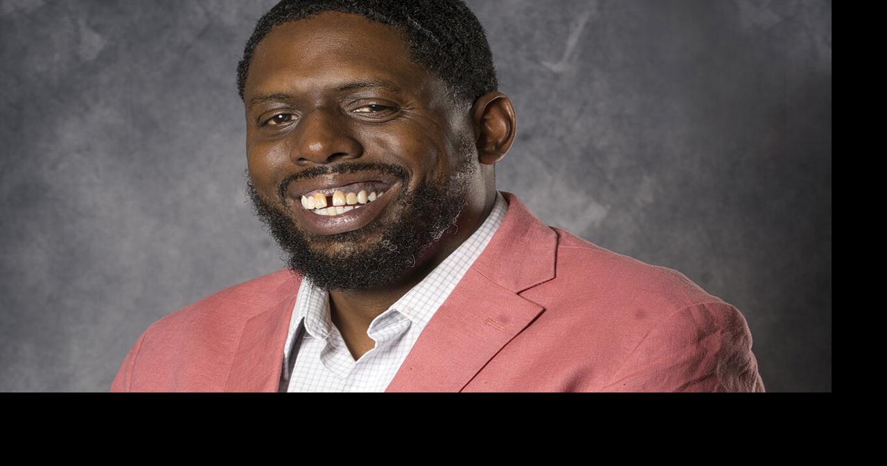 PEOPLE ON THE MOVE - Larry Carr | People On The Move | vieravoice.com