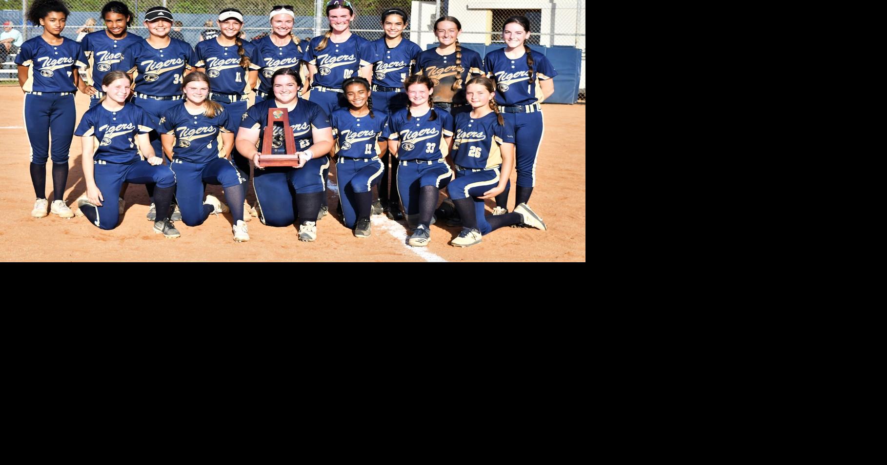 Holy Trinity claims first softball district championship since 2003 ...