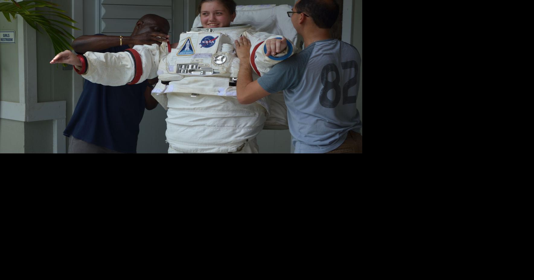 NASA lands to entice students into science | News ...