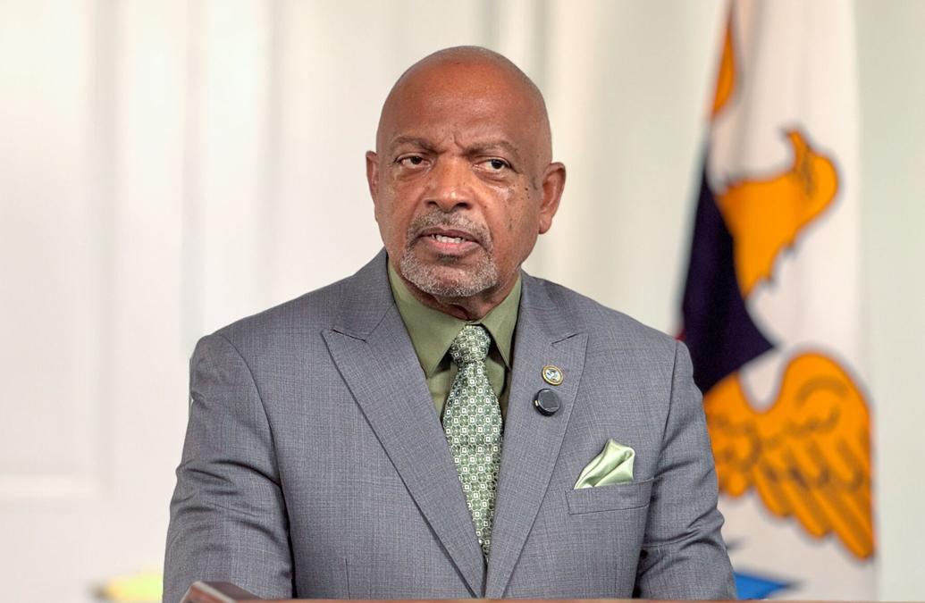 Roach announces United Airlines service to STX; Water Island resort ...