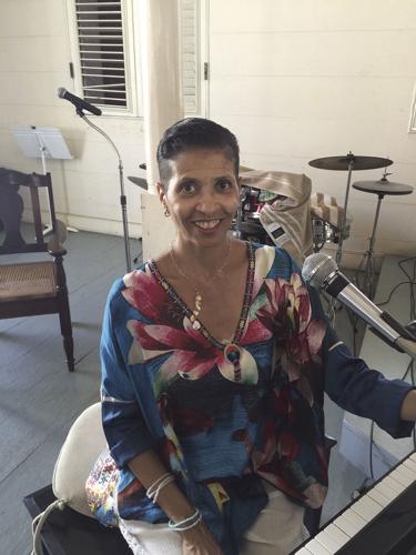 Chanelle Schaffer leads music in worship | | virginislandsdailynews.com