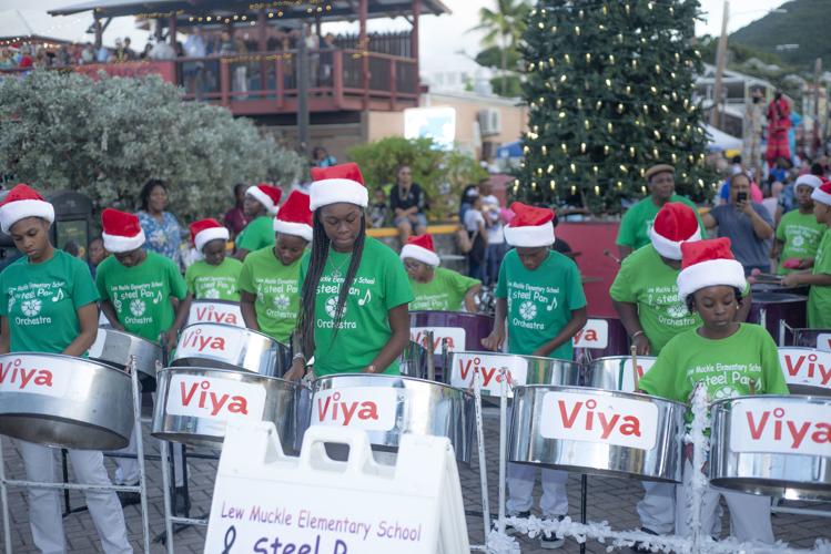 Boat parade spreads holiday cheer | | virginislandsdailynews.com