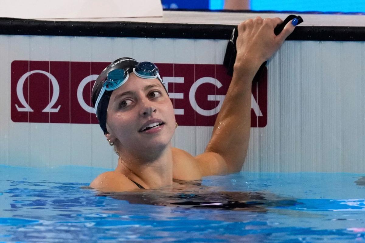 Kate Douglass breaks the women's 50-meter freestyle world record in 23. ...