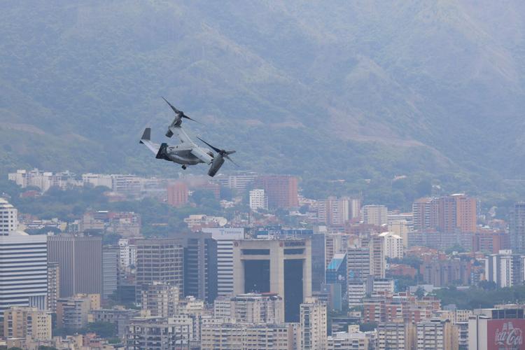 Marines conduct a rapid response exercise at the US Embassy in ...