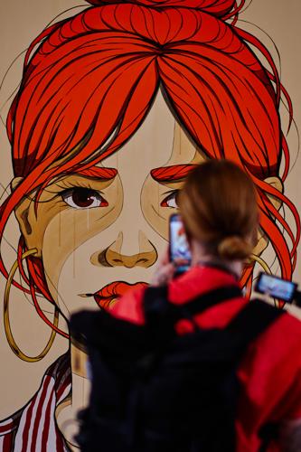 Pop-up art show takes over German president's residence before ...