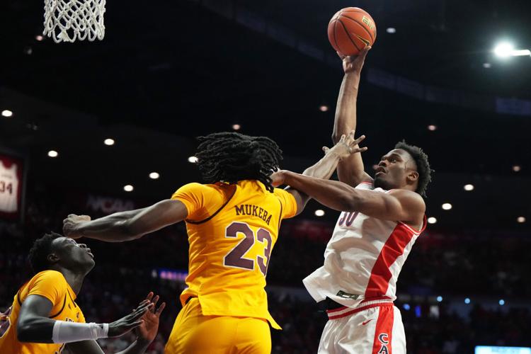 Peat scores 24, No. 1 Arizona remains undefeated with 89-82 win over ...