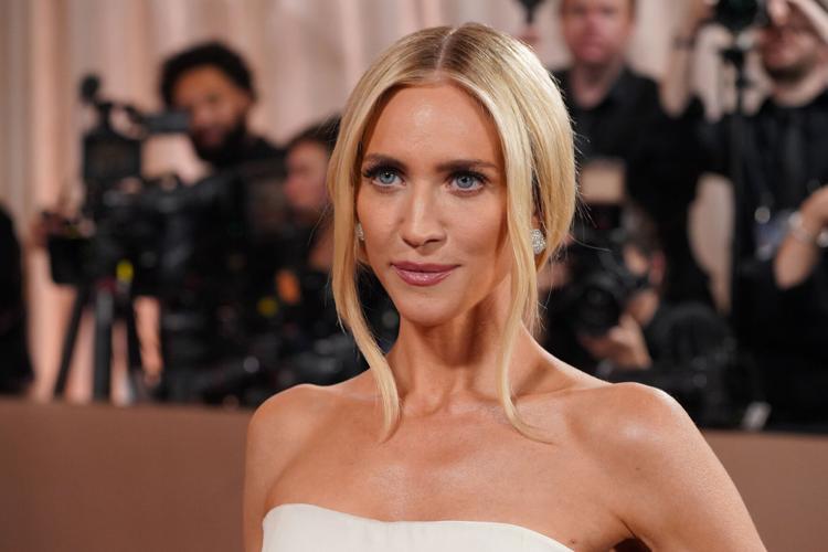 Celebrities embrace black and old Hollywood glamour for Golden Globes ...