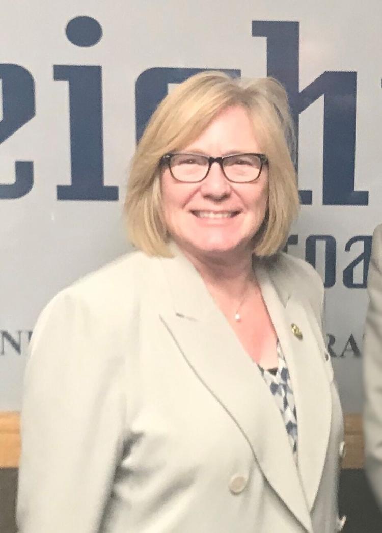 Rep. Michelle Fischbach visits with Mark Anthony ahead of Independence ...