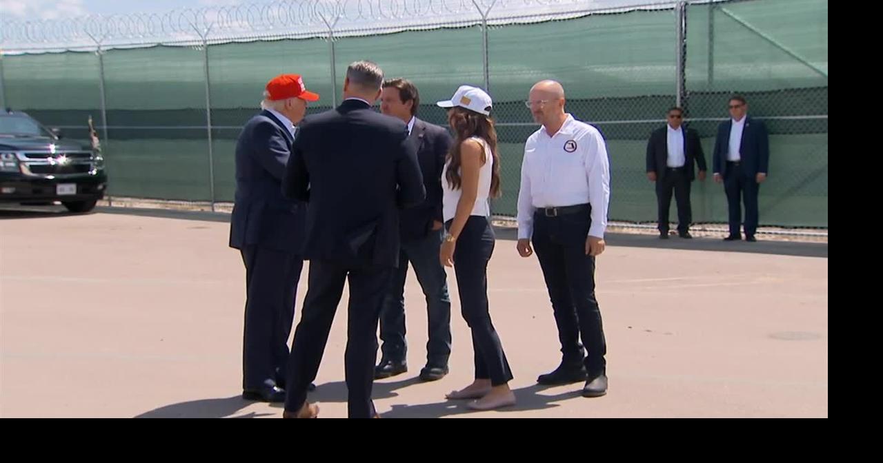 RAW: President Trump, Ron DeSantis, and Kristi Noem walk outside ...