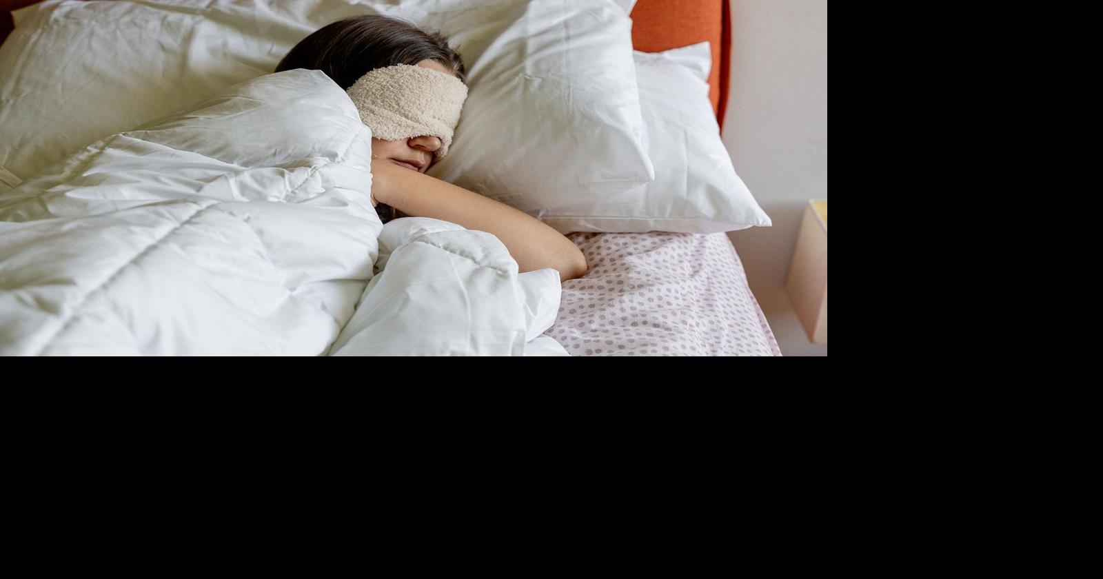 How does sleeping in on weekends affect your health? Research offers ...